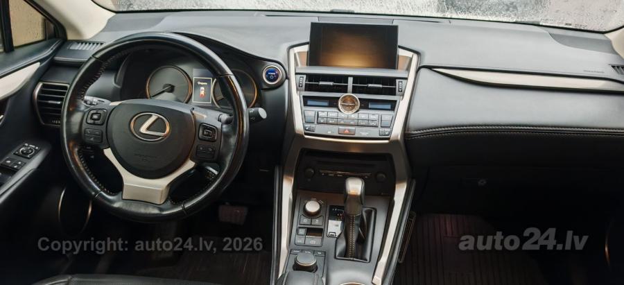 White Lexus NX 2016 in Tallinn, with an engine capacity of 2.50 L and mileage of 197 thousand km for 18950 €, photo 8 on AUTOMOTO.COM.LV