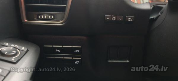 Balts Lexus NX 2016 Tallina, ar dzinēja tilpumu 2.50 L un nobraukumu 197 tūkst. km par 18950 €, foto 9 vietnē AUTOMOTO.COM.LV