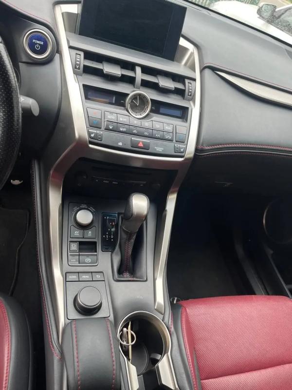 Balts Lexus NX 2016 Daugavpils, ar dzinēja tilpumu 2.50 L un nobraukumu 143 tūkst. km par 23500 €, foto 7 vietnē AUTOMOTO.COM.LV