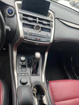 White Lexus NX 2016 in Daugavpils, with an engine capacity of 2.50 L and mileage of 143 thousand km for 23500 €, photo 8 on AUTOMOTO.COM.LV