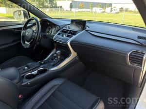 Белый Лексус НХ 2016 в Рига, объемом двигателя 2.50 л и пробегом 212 тыс. км за 19490 €, фото 12 на AUTOMOTO.COM.LV