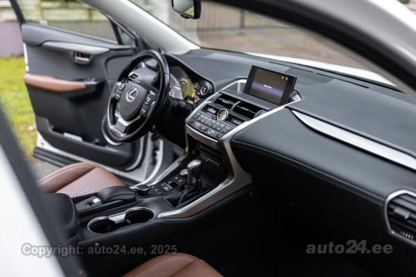 Balts Lexus NX 2017 Tallina, ar dzinēja tilpumu 2.50 L un nobraukumu 109 tūkst. km par 23900 €, foto 11 vietnē AUTOMOTO.COM.LV