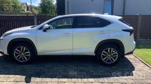 White Lexus NX 2017 in Riga, with an engine capacity of 2.50 L and mileage of 103 thousand km for 26900 €, photo 3 on AUTOMOTO.COM.LV