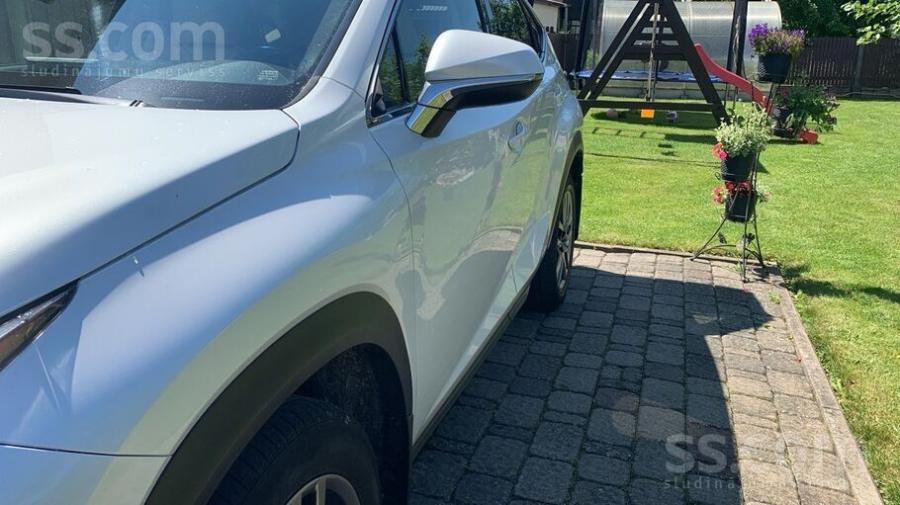White Lexus NX 2017 in Riga, with an engine capacity of 2.50 L and mileage of 103 thousand km for 26900 €, photo 5 on AUTOMOTO.COM.LV
