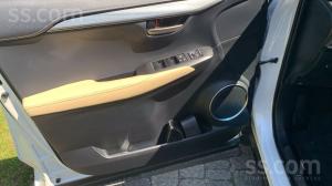White Lexus NX 2017 in Riga, with an engine capacity of 2.50 L and mileage of 103 thousand km for 26900 €, photo 10 on AUTOMOTO.COM.LV
