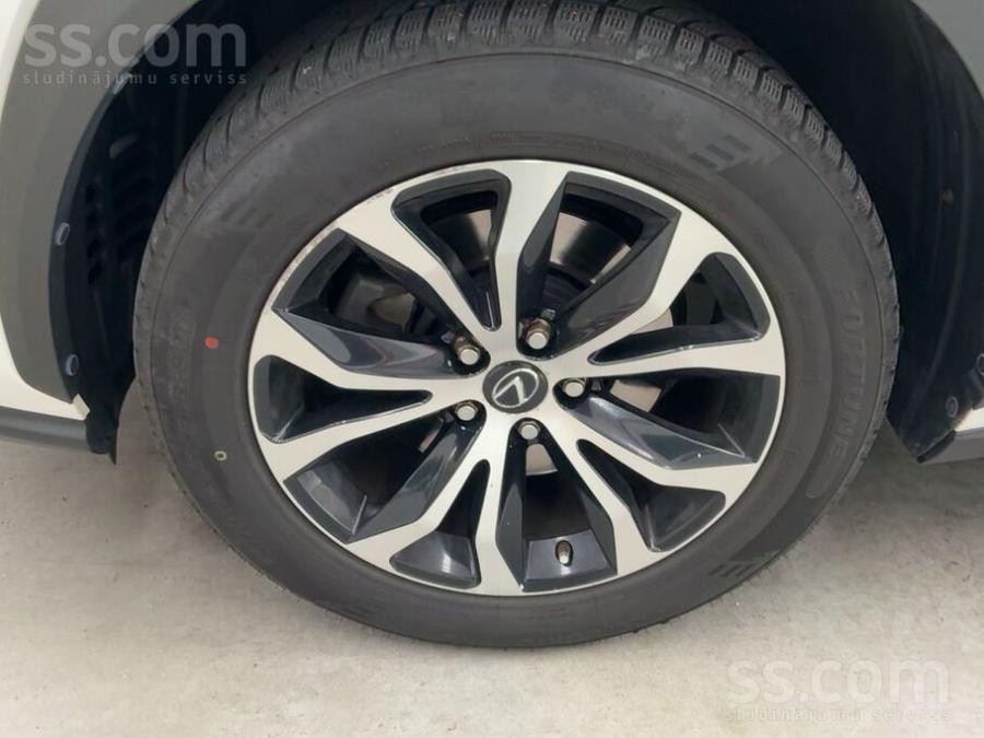Balts Lexus NX 2017 Daugavpils, ar dzinēja tilpumu 2.50 L un nobraukumu 143 tūkst. km par 23250 €, foto 3 vietnē AUTOMOTO.COM.LV