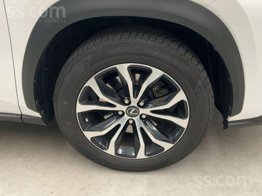 Balts Lexus NX 2017 Daugavpils, ar dzinēja tilpumu 2.50 L un nobraukumu 143 tūkst. km par 23250 €, foto 7 vietnē AUTOMOTO.COM.LV