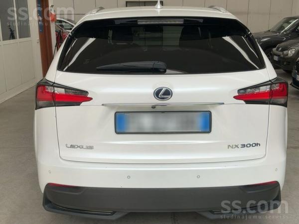 White Lexus NX 2017 in Daugavpils, with an engine capacity of 2.50 L and mileage of 143 thousand km for 23250 €, photo 8 on AUTOMOTO.COM.LV