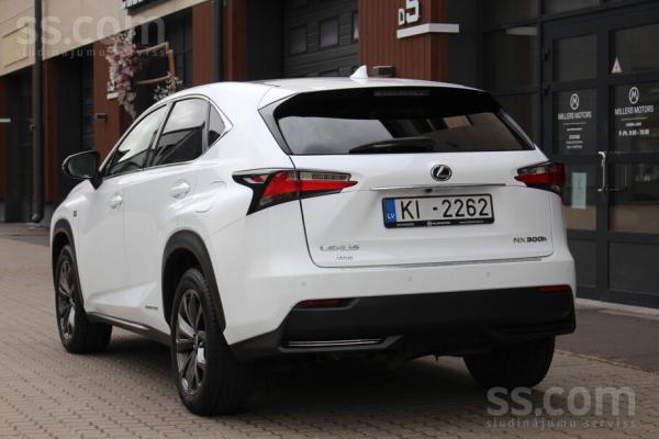 Lexus NX 2017 Rīga vietnē Balts Lexus NX 2017 Rīga, ar dzinēja tilpumu 2.50 L un nobraukumu 171 tūkst. km par 22800 €, foto 5 vietnē AUTOMOTO.COM.LV