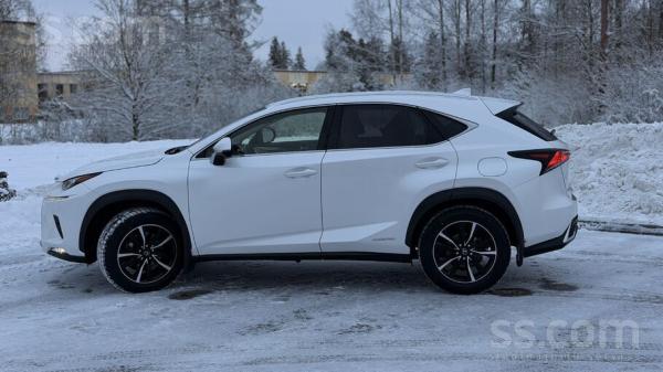 White Lexus NX 2018 in Riga, with an engine capacity of 2.50 L and mileage of 166 thousand km for 26000 €, photo 1 on AUTOMOTO.COM.LV