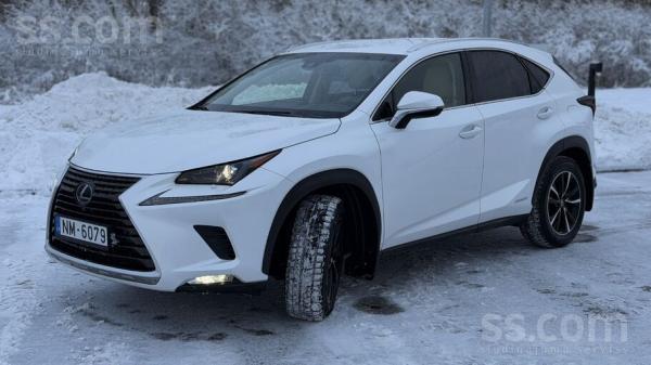 White Lexus NX 2018 in Riga, with an engine capacity of 2.50 L and mileage of 166 thousand km for 26000 €, photo 3 on AUTOMOTO.COM.LV