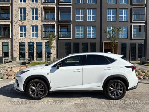 Белый Лексус НХ 2018 в Таллин, объемом двигателя 2.50 л и пробегом 122 тыс. км за 26500 €, фото 3 на AUTOMOTO.COM.LV