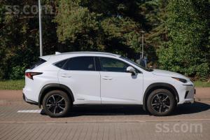 Белый Лексус НХ 2018 в Рига, объемом двигателя 2.50 л и пробегом 172 тыс. км за 24000 €, фото 5 на AUTOMOTO.COM.LV
