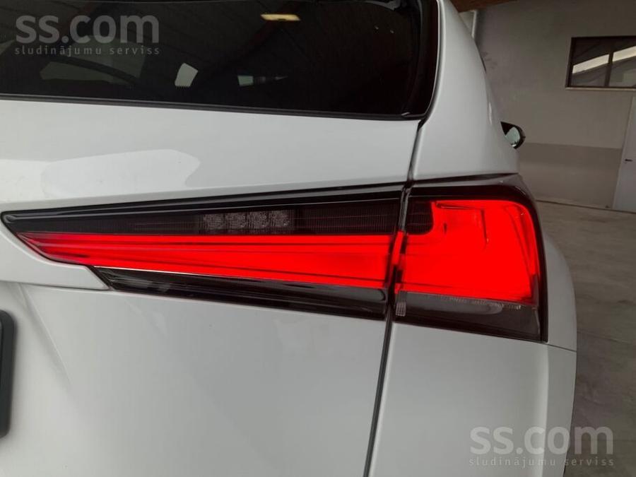 Balts Lexus NX 2019 Daugavpils, ar dzinēja tilpumu 2.50 L un nobraukumu 110 tūkst. km par 26700 €, foto 4 vietnē AUTOMOTO.COM.LV