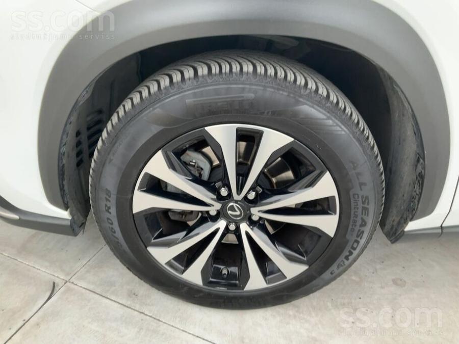 Balts Lexus NX 2019 Daugavpils, ar dzinēja tilpumu 2.50 L un nobraukumu 110 tūkst. km par 26700 €, foto 9 vietnē AUTOMOTO.COM.LV