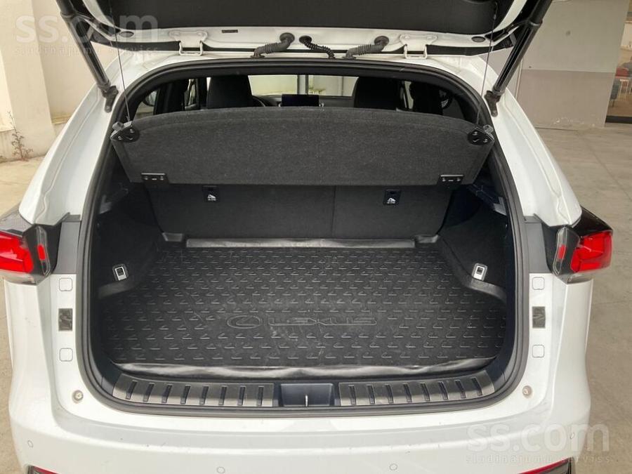 Balts Lexus NX 2019 Daugavpils, ar dzinēja tilpumu 2.50 L un nobraukumu 110 tūkst. km par 26700 €, foto 21 vietnē AUTOMOTO.COM.LV