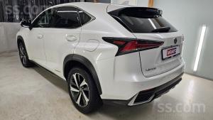 Balts Lexus NX 2019 Tallina, ar dzinēja tilpumu 2.50 L un nobraukumu 71 tūkst. km par 31995 €, foto 5 vietnē AUTOMOTO.COM.LV