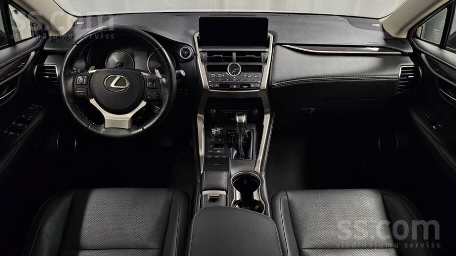 Balts Lexus NX 2019 Tallina, ar dzinēja tilpumu 2.50 L un nobraukumu 71 tūkst. km par 31995 €, foto 15 vietnē AUTOMOTO.COM.LV