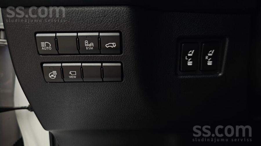 Balts Lexus NX 2019 Tallina, ar dzinēja tilpumu 2.50 L un nobraukumu 71 tūkst. km par 31995 €, foto 21 vietnē AUTOMOTO.COM.LV