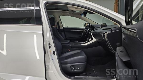 White Lexus NX 2019 in Tallinn, with an engine capacity of 2.50 L and mileage of 71 thousand km for 31995 €, photo 11 on AUTOMOTO.COM.LV