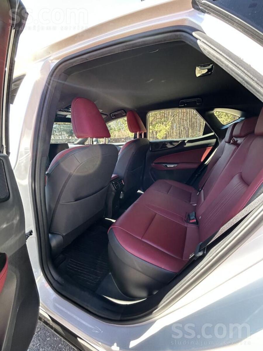 White Lexus NX 2022 in Jurmala, with an engine capacity of 2.50 L and mileage of 43 thousand km for 41500 €, photo 9 on AUTOMOTO.COM.LV