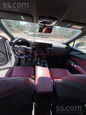 White Lexus NX 2022 in Jurmala, with an engine capacity of 2.50 L and mileage of 43 thousand km for 41500 €, photo 11 on AUTOMOTO.COM.LV