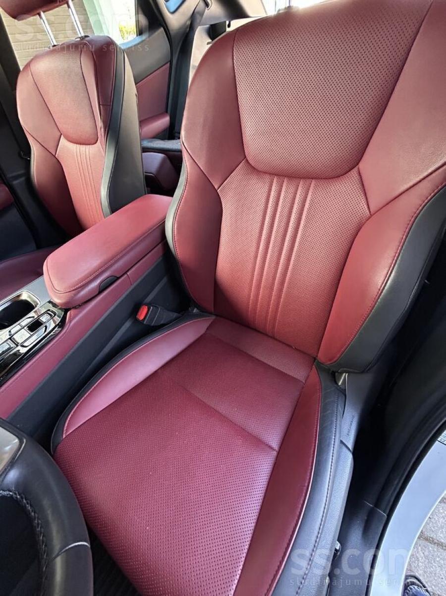White Lexus NX 2022 in Jurmala, with an engine capacity of 2.50 L and mileage of 43 thousand km for 41500 €, photo 12 on AUTOMOTO.COM.LV