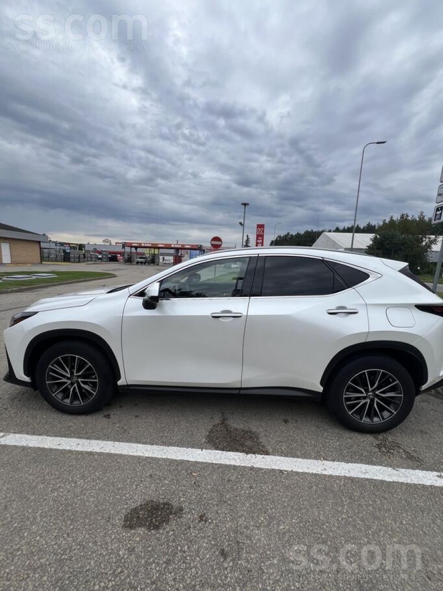 Balts Lexus NX 2022 Rīga, ar dzinēja tilpumu 2.50 L un nobraukumu 69 tūkst. km par 43000 €, foto 3 vietnē AUTOMOTO.COM.LV