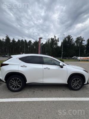 Balts Lexus NX 2022 Rīga, ar dzinēja tilpumu 2.50 L un nobraukumu 69 tūkst. km par 43000 €, foto 4 vietnē AUTOMOTO.COM.LV