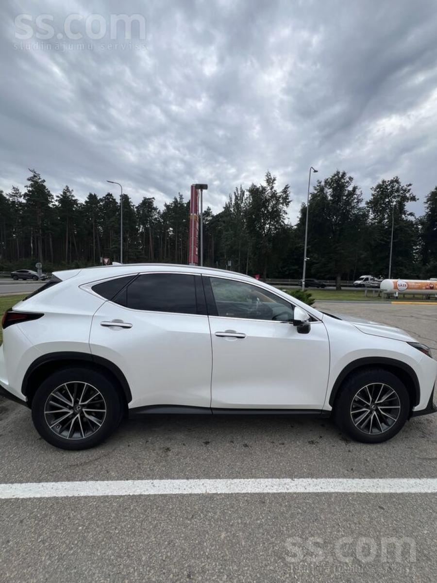Balts Lexus NX 2022 Rīga, ar dzinēja tilpumu 2.50 L un nobraukumu 69 tūkst. km par 43000 €, foto 4 vietnē AUTOMOTO.COM.LV