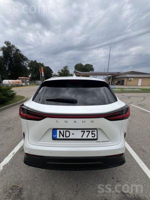 Balts Lexus NX 2022 Rīga, ar dzinēja tilpumu 2.50 L un nobraukumu 69 tūkst. km par 43000 €, foto 5 vietnē AUTOMOTO.COM.LV