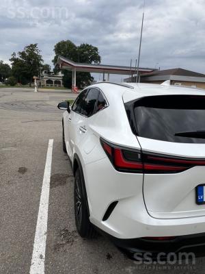 Balts Lexus NX 2022 Rīga, ar dzinēja tilpumu 2.50 L un nobraukumu 69 tūkst. km par 43000 €, foto 9 vietnē AUTOMOTO.COM.LV