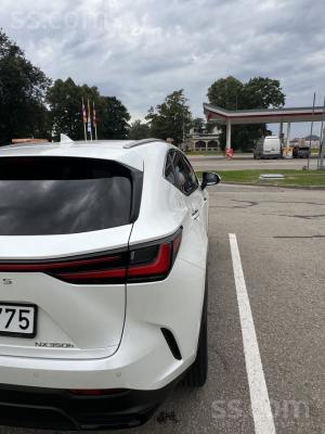 Balts Lexus NX 2022 Rīga, ar dzinēja tilpumu 2.50 L un nobraukumu 69 tūkst. km par 43000 €, foto 10 vietnē AUTOMOTO.COM.LV