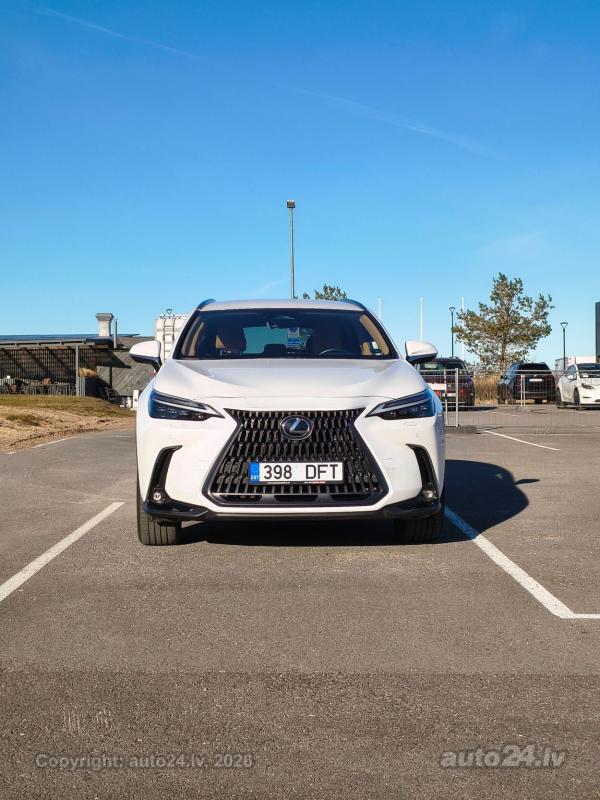 White Lexus NX 2023 in Tallinn, with an engine capacity of 2.50 L and mileage of 29 thousand km for 53900 €, photo 2 on AUTOMOTO.COM.LV