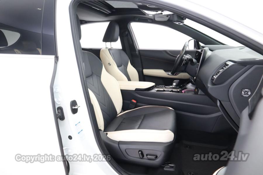 Balts Lexus NX 2023 Tallina, ar dzinēja tilpumu 2.50 L un nobraukumu 12 tūkst. km par 50900 €, foto 9 vietnē AUTOMOTO.COM.LV