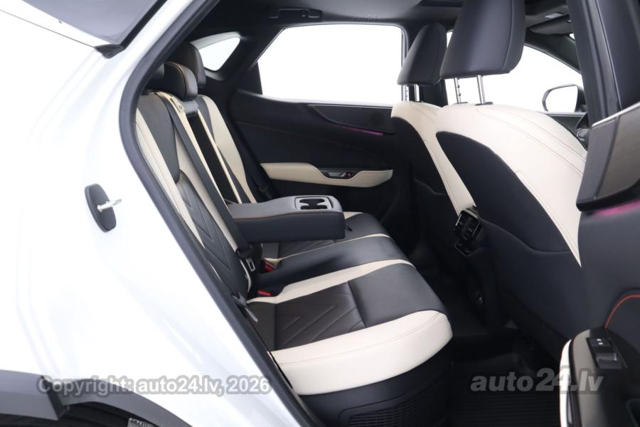 Balts Lexus NX 2023 Tallina, ar dzinēja tilpumu 2.50 L un nobraukumu 12 tūkst. km par 50900 €, foto 10 vietnē AUTOMOTO.COM.LV