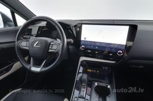 Balts Lexus NX 2023 Tallina, ar dzinēja tilpumu 2.50 L un nobraukumu 12 tūkst. km par 50900 €, foto 13 vietnē AUTOMOTO.COM.LV