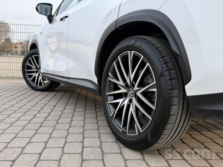 Balts Lexus NX 2023 Jelgava, ar dzinēja tilpumu 2.50 L un nobraukumu 93 tūkst. km par 44500 €, foto 9 vietnē AUTOMOTO.COM.LV