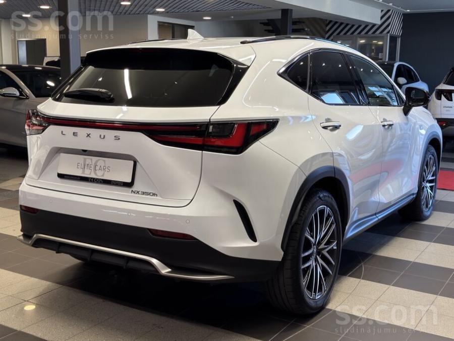 White Lexus NX 2023 in Riga, with an engine capacity of 2.50 L and mileage of 96 thousand km for 44990 €, photo 5 on AUTOMOTO.COM.LV