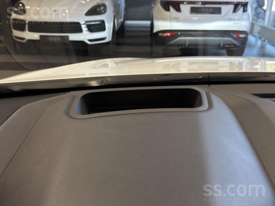 White Lexus NX 2023 in Riga, with an engine capacity of 2.50 L and mileage of 96 thousand km for 44990 €, photo 24 on AUTOMOTO.COM.LV