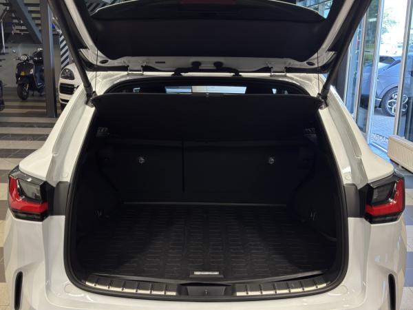 Balts Lexus NX 2023 Rīga, ar dzinēja tilpumu 2.50 L un nobraukumu 96 tūkst. km par 44990 €, foto 6 vietnē AUTOMOTO.COM.LV