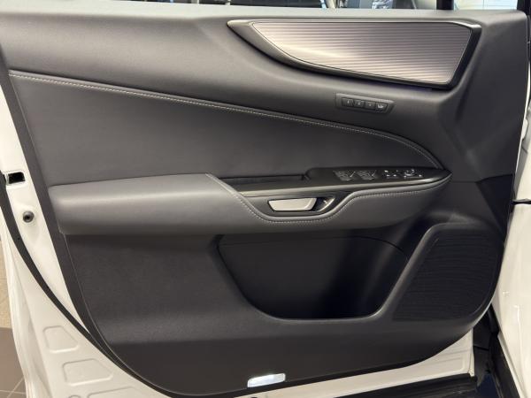 Balts Lexus NX 2023 Rīga, ar dzinēja tilpumu 2.50 L un nobraukumu 96 tūkst. km par 44990 €, foto 10 vietnē AUTOMOTO.COM.LV