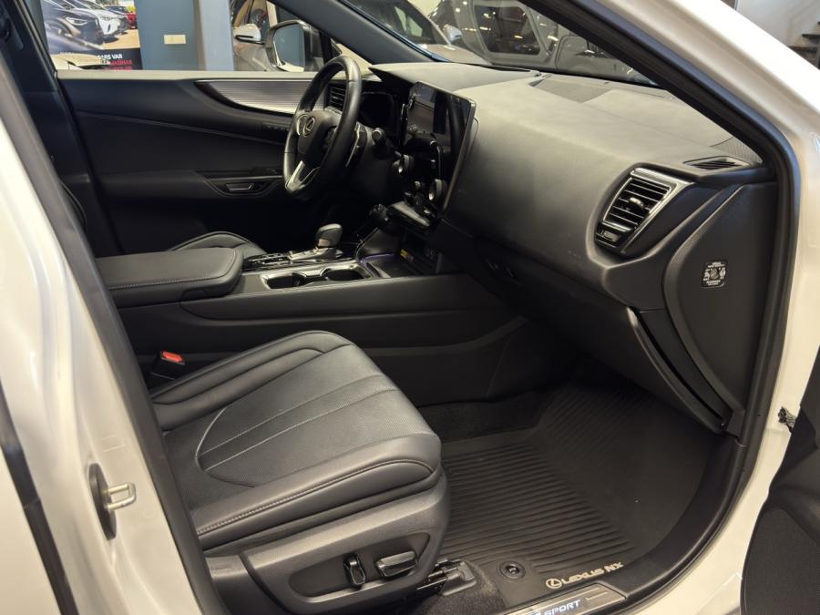 White Lexus NX 2023 in Riga, with an engine capacity of 2.50 L and mileage of 96 thousand km for 44990 €, photo 12 on AUTOMOTO.COM.LV
