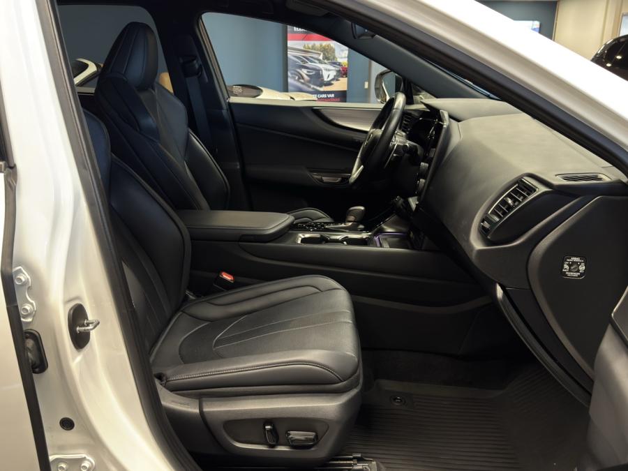 White Lexus NX 2023 in Riga, with an engine capacity of 2.50 L and mileage of 96 thousand km for 44990 €, photo 13 on AUTOMOTO.COM.LV
