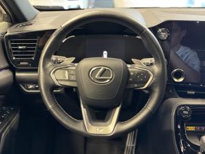 White Lexus NX 2023 in Riga, with an engine capacity of 2.50 L and mileage of 96 thousand km for 44990 €, photo 15 on AUTOMOTO.COM.LV
