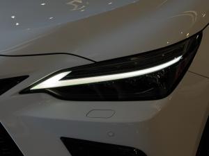 White Lexus NX 2023 in Riga, with an engine capacity of 2.50 L and mileage of 96 thousand km for 44990 €, photo 24 on AUTOMOTO.COM.LV
