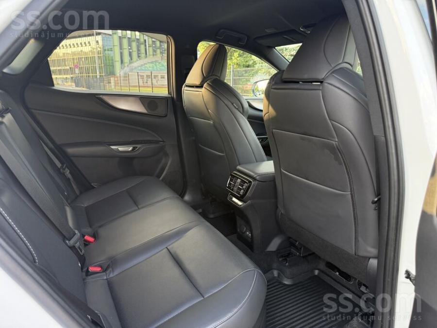 Balts Lexus NX 2023 Jelgava, ar dzinēja tilpumu 2.50 L un nobraukumu 100 tūkst. km par 42800 €, foto 15 vietnē AUTOMOTO.COM.LV