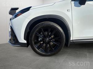 White Lexus NX 2024 in Riga, with an engine capacity of 2.50 L and mileage of 15 thousand km for 65900 €, photo 15 on AUTOMOTO.COM.LV