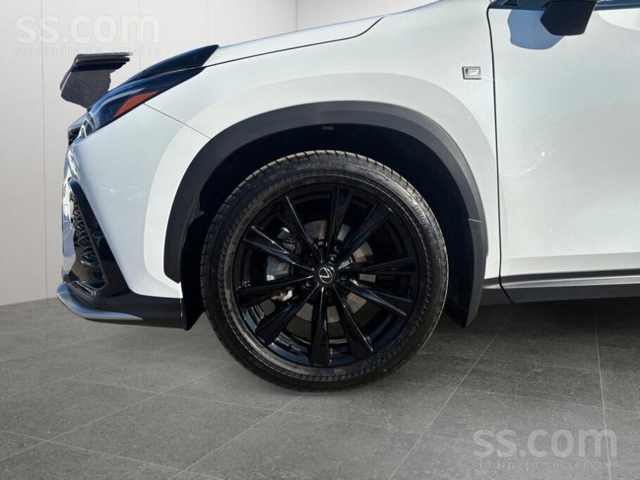 White Lexus NX 2024 in Riga, with an engine capacity of 2.50 L and mileage of 15 thousand km for 65900 €, photo 15 on AUTOMOTO.COM.LV