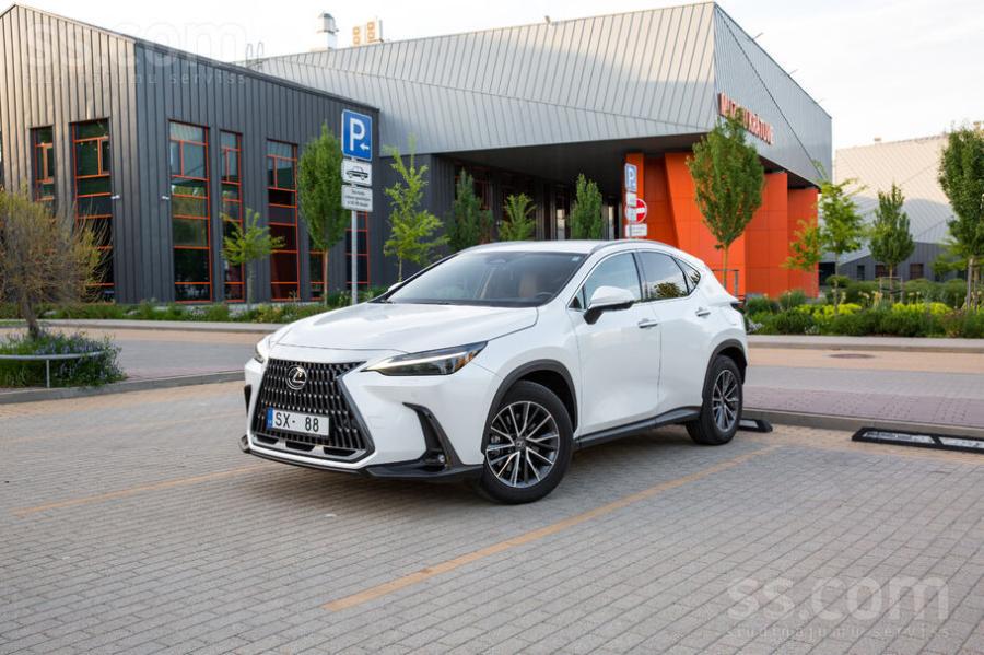 Balts Lexus NX 2024 Rīga, ar dzinēja tilpumu 2.50 L un nobraukumu 34 tūkst. km par 59700 €, foto 1 vietnē AUTOMOTO.COM.LV